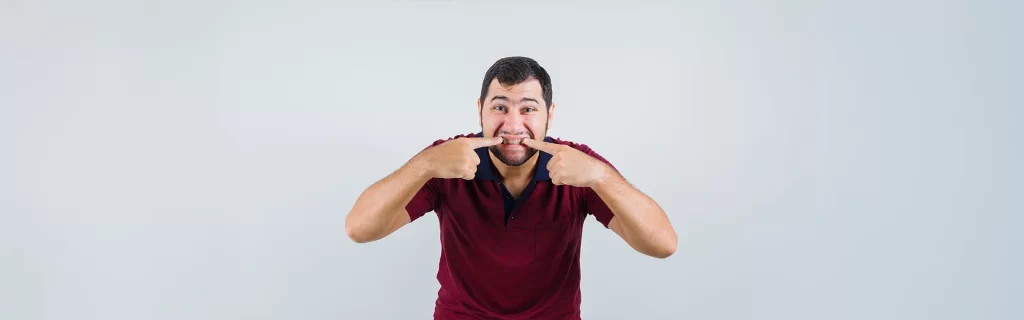 How to Treat a Vertical Hairline Crack in a Front Tooth